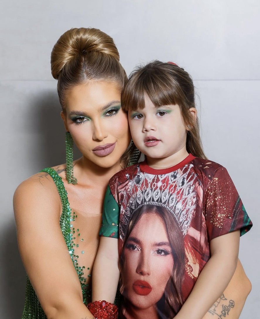 Virgínia Fonseca leva os filhos a ensaio da Grande Rio e encanta a web ...